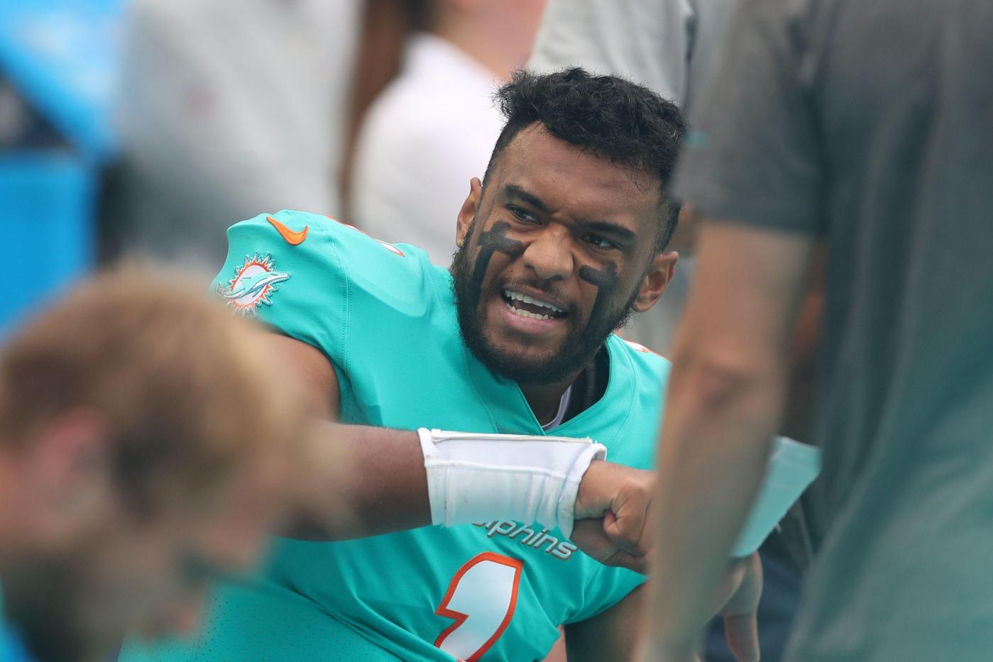 Omar Kelly: Dolphins grades and stock up, stock down for win over Jets ...