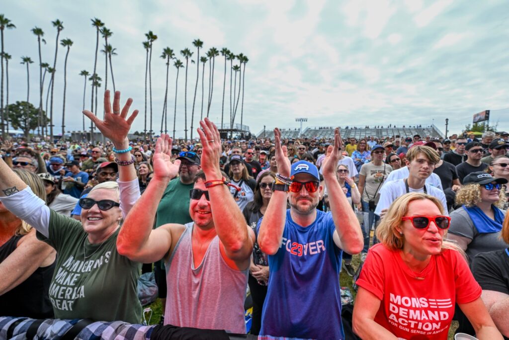 Ohana Festival’s opening day is a proud moment for Eddie Vedder - HaaS ...